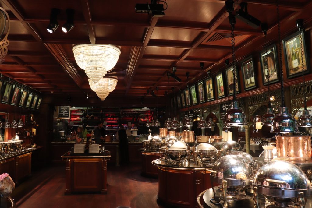 Les Grands Buffets à Narbonne : le plus grand buffet à volonté d'Europe ...